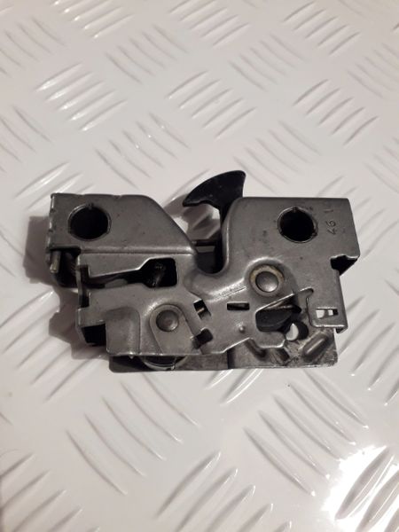 1S0 823 509B BONNET LOCK / CATCH