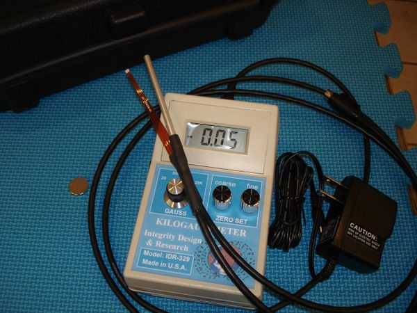 IDR-309-T-UL-A: DC Gaussmeter with ultra thin transverse and axial probe