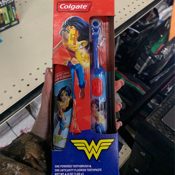 Colgate Kids Wonder Woman Battery Powered Toothbrush & Toothpaste Set