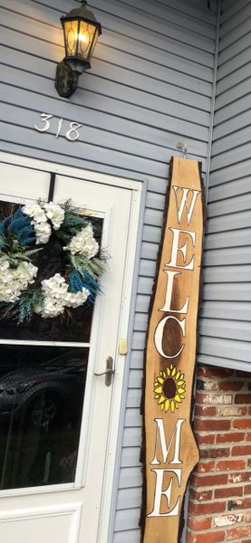Live slab WELCOME sign