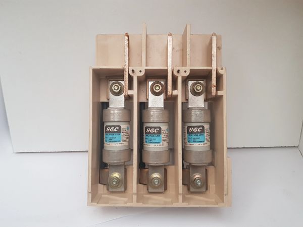 GEC CM-MT MINIFORM 125A-200A 3 phase fuse-switch cartridge, GE, English ...