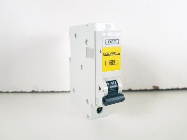 Square D, QOE 32A Type B sp MCB, circuit breaker 6k, BS60898, QO132EB6