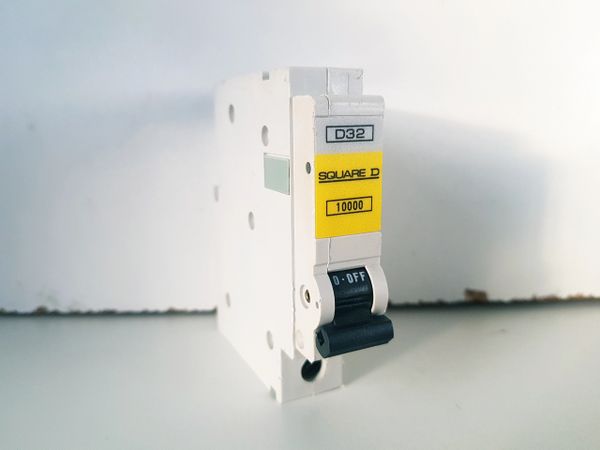 Square D, QOE 32A Type D sp MCB, circuit breaker 10k, QO132ED10 BS60898