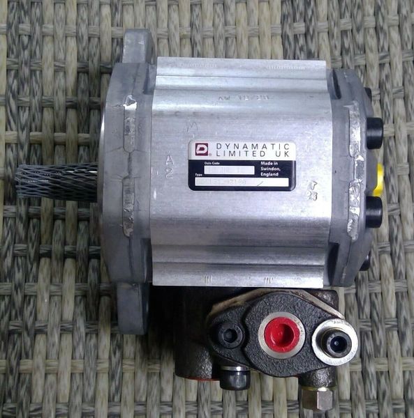 0046165 / HYDRAULIC FAN MOTOR ASSEMBLY FOR BLUE BIRD M380