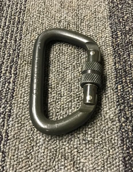 Steel Carabiner, Screwgate (Standard - Black) - *Rescue Tech*